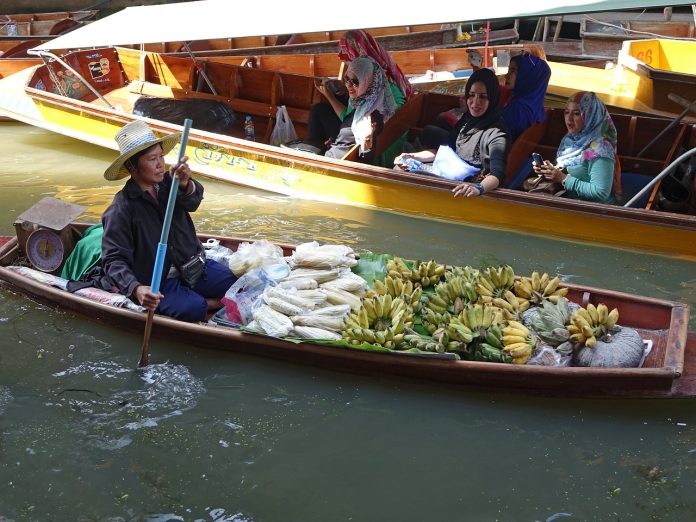 10 Best Floating Markets In Bangkok