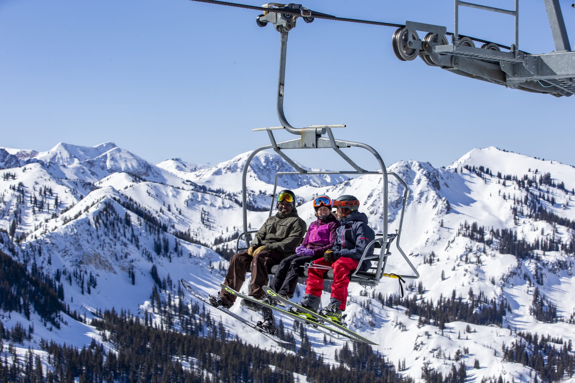USA's Iconic And Hidden Gem Skiing Experiences